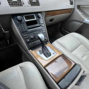Grey Volvo XC90 2005 in Riga, with an engine capacity of 2.40 L and mileage of 361 thousand km for 5500 €, photo 18 on AUTOMOTO.COM.LV
