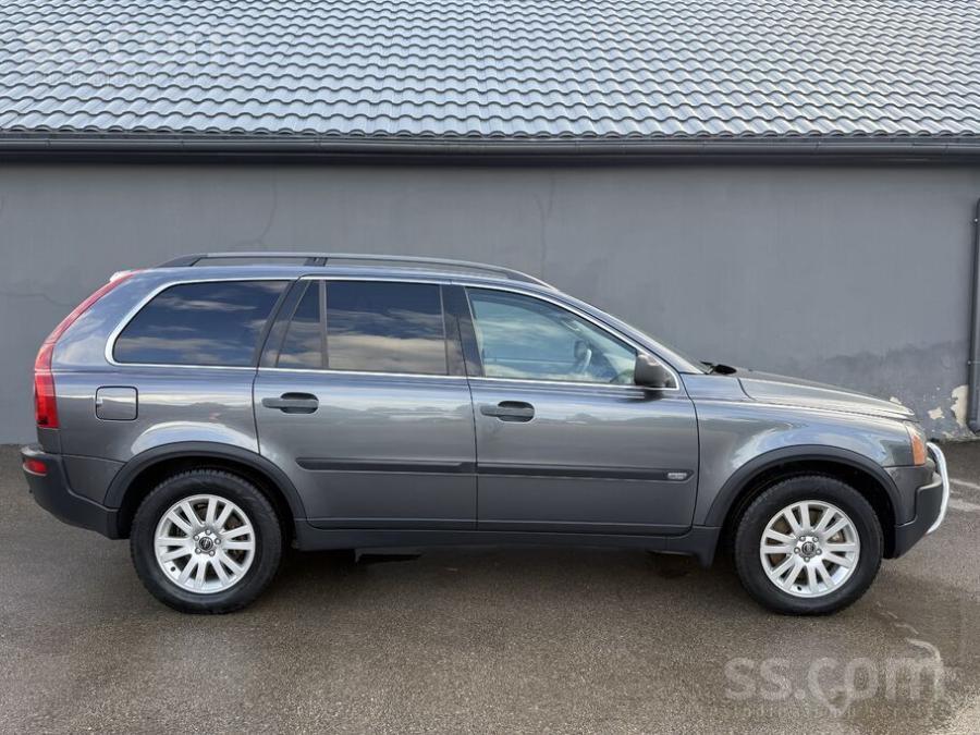 Grey Volvo XC90 2005 in Jelgava, with an engine capacity of 2.40 L and mileage of 0 thousand km for 3400 €, photo 5 on AUTOMOTO.COM.LV