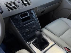 Grey Volvo XC90 2005 in Jelgava, with an engine capacity of 2.40 L and mileage of 0 thousand km for 3400 €, photo 9 on AUTOMOTO.COM.LV