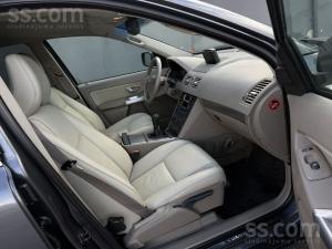 Grey Volvo XC90 2005 in Jelgava, with an engine capacity of 2.40 L and mileage of 0 thousand km for 3400 €, photo 13 on AUTOMOTO.COM.LV