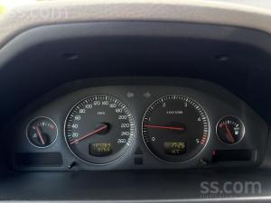Grey Volvo XC90 2005 in Jelgava, with an engine capacity of 2.40 L and mileage of 0 thousand km for 3400 €, photo 14 on AUTOMOTO.COM.LV