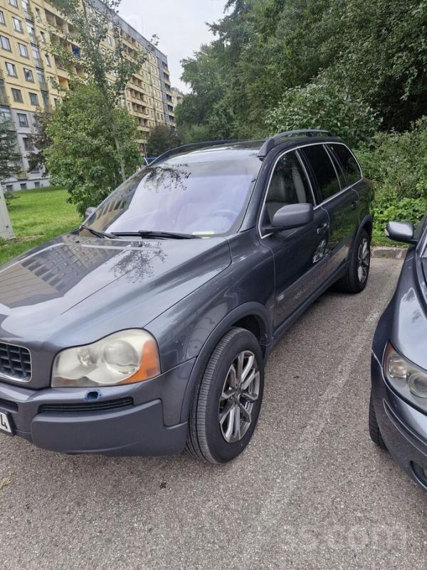 Pelēks Volvo XC90 2005 Rīga, ar dzinēja tilpumu 2.40 L un nobraukumu 411 tūkst. km par 2000 €, foto 3 vietnē AUTOMOTO.COM.LV