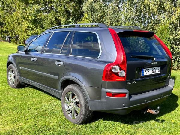 Pelēks Volvo XC90 2005 Bauska, ar dzinēja tilpumu 2.40 L un nobraukumu 482 tūkst. km par 1950 €, foto 5 vietnē AUTOMOTO.COM.LV