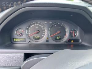 Grey Volvo XC90 2005 in Bauska, with an engine capacity of 2.40 L and mileage of 482 thousand km for 1950 €, photo 8 on AUTOMOTO.COM.LV