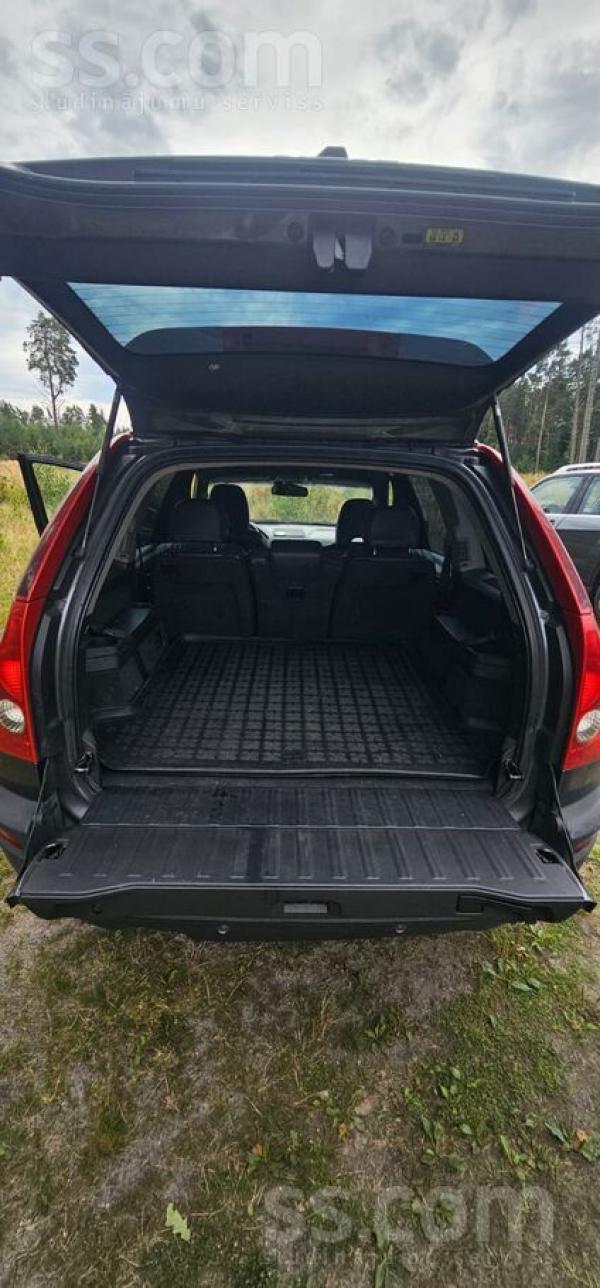 Volvo XC90 2005 Rīga vietnē Pelēks Volvo XC90 2005 Rīga, ar dzinēja tilpumu 2.40 L un nobraukumu 470 tūkst. km par 2500 €, foto 8 vietnē AUTOMOTO.COM.LV