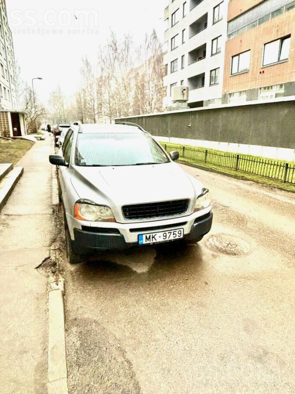 Volvo XC90 2005 Rīga vietnē Pelēks Volvo XC90 2005 Rīga, ar dzinēja tilpumu 2.40 L un nobraukumu 379 tūkst. km par 3600 €, foto 8 vietnē AUTOMOTO.COM.LV