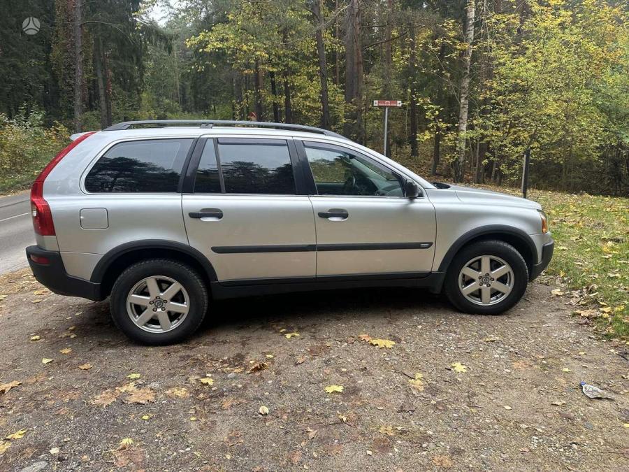Grey Volvo XC90 2005 in Vilnius, with an engine capacity of 2.40 L and mileage of 279 thousand km for 4990 €, photo 6 on AUTOMOTO.COM.LV