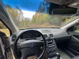 Grey Volvo XC90 2005 in Vilnius, with an engine capacity of 2.40 L and mileage of 279 thousand km for 4990 €, photo 10 on AUTOMOTO.COM.LV