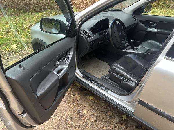 Pelēks Volvo XC90 2005 Viļņa, ar dzinēja tilpumu 2.40 L un nobraukumu 279 tūkst. km par 4990 €, foto 11 vietnē AUTOMOTO.COM.LV