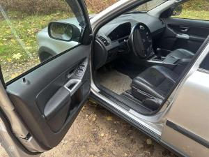 Grey Volvo XC90 2005 in Vilnius, with an engine capacity of 2.40 L and mileage of 279 thousand km for 4990 €, photo 11 on AUTOMOTO.COM.LV