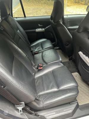 Grey Volvo XC90 2005 in Vilnius, with an engine capacity of 2.40 L and mileage of 279 thousand km for 4990 €, photo 15 on AUTOMOTO.COM.LV