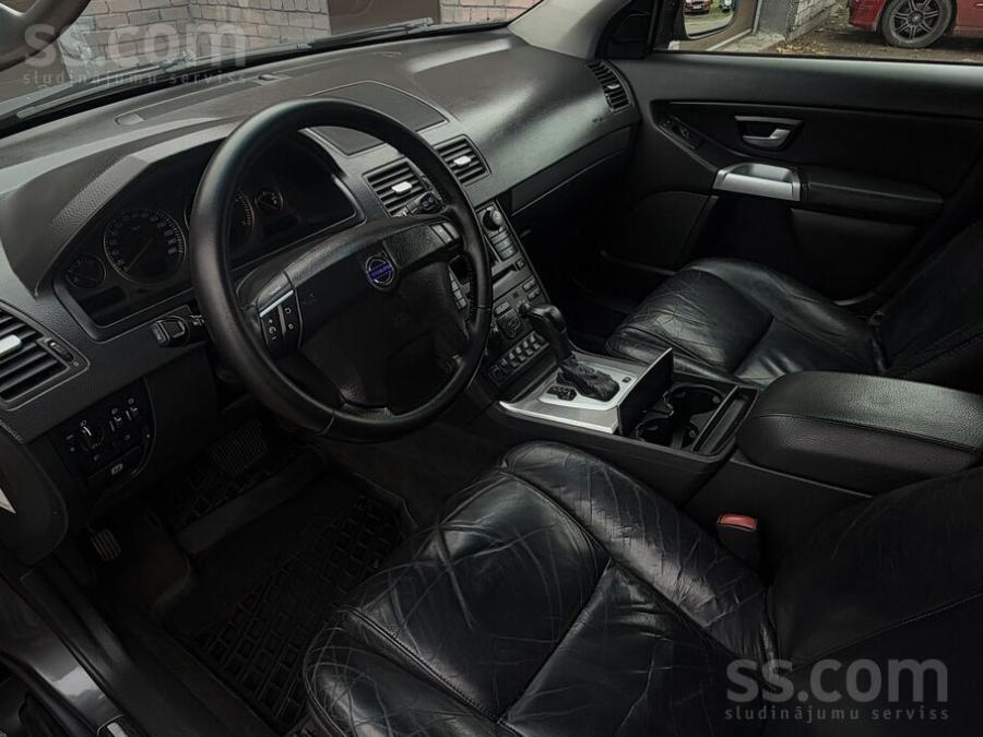 Pelēks Volvo XC90 2005 Rīga, ar dzinēja tilpumu 2.40 L un nobraukumu 410 tūkst. km par 3200 €, foto 10 vietnē AUTOMOTO.COM.LV