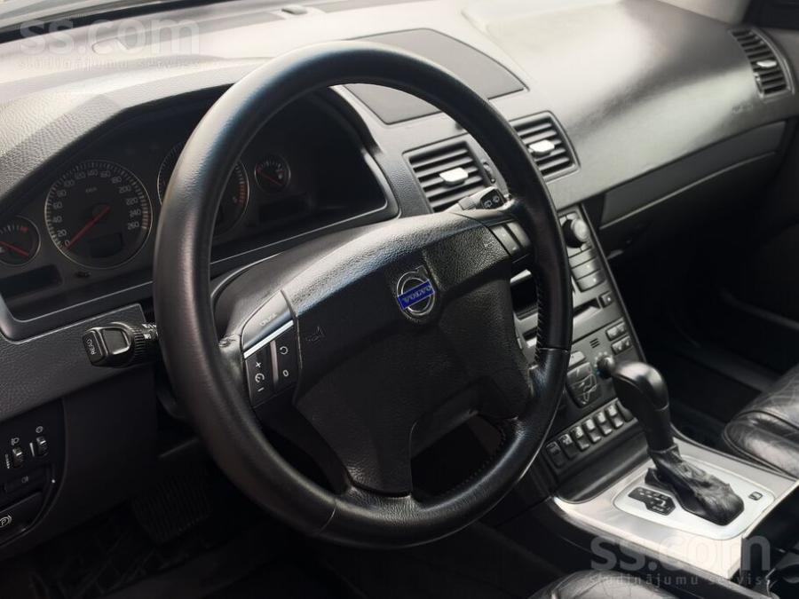 Pelēks Volvo XC90 2005 Rīga, ar dzinēja tilpumu 2.40 L un nobraukumu 410 tūkst. km par 3200 €, foto 11 vietnē AUTOMOTO.COM.LV