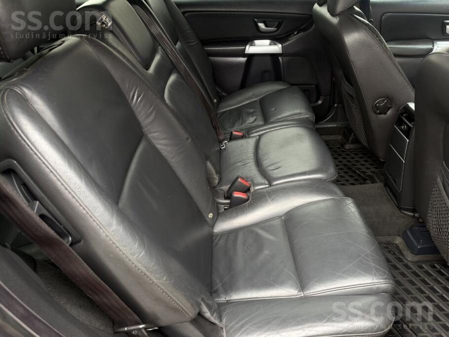 Pelēks Volvo XC90 2005 Rīga, ar dzinēja tilpumu 2.40 L un nobraukumu 410 tūkst. km par 3200 €, foto 16 vietnē AUTOMOTO.COM.LV