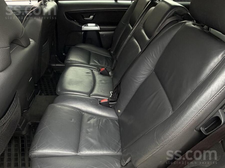 Pelēks Volvo XC90 2005 Rīga, ar dzinēja tilpumu 2.40 L un nobraukumu 410 tūkst. km par 3200 €, foto 17 vietnē AUTOMOTO.COM.LV