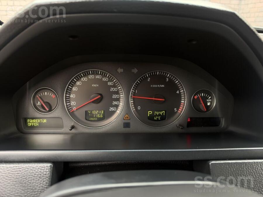 Pelēks Volvo XC90 2005 Rīga, ar dzinēja tilpumu 2.40 L un nobraukumu 410 tūkst. km par 3200 €, foto 21 vietnē AUTOMOTO.COM.LV
