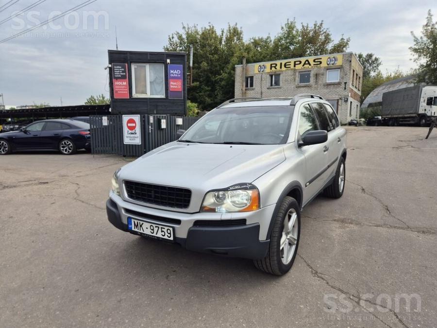 Pelēks Volvo XC90 2005 Rīga, ar dzinēja tilpumu 2.40 L un nobraukumu 374 tūkst. km par 4290 €, foto 1 vietnē AUTOMOTO.COM.LV