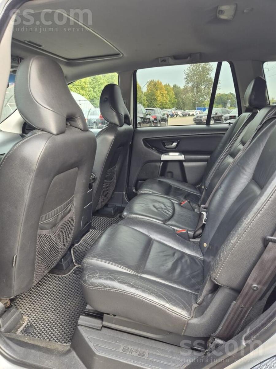 Pelēks Volvo XC90 2005 Rīga, ar dzinēja tilpumu 2.40 L un nobraukumu 374 tūkst. km par 4290 €, foto 14 vietnē AUTOMOTO.COM.LV