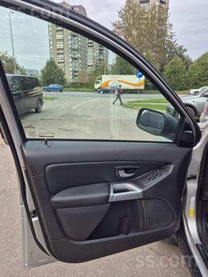 Pelēks Volvo XC90 2005 Rīga, ar dzinēja tilpumu 2.40 L un nobraukumu 374 tūkst. km par 4290 €, foto 15 vietnē AUTOMOTO.COM.LV