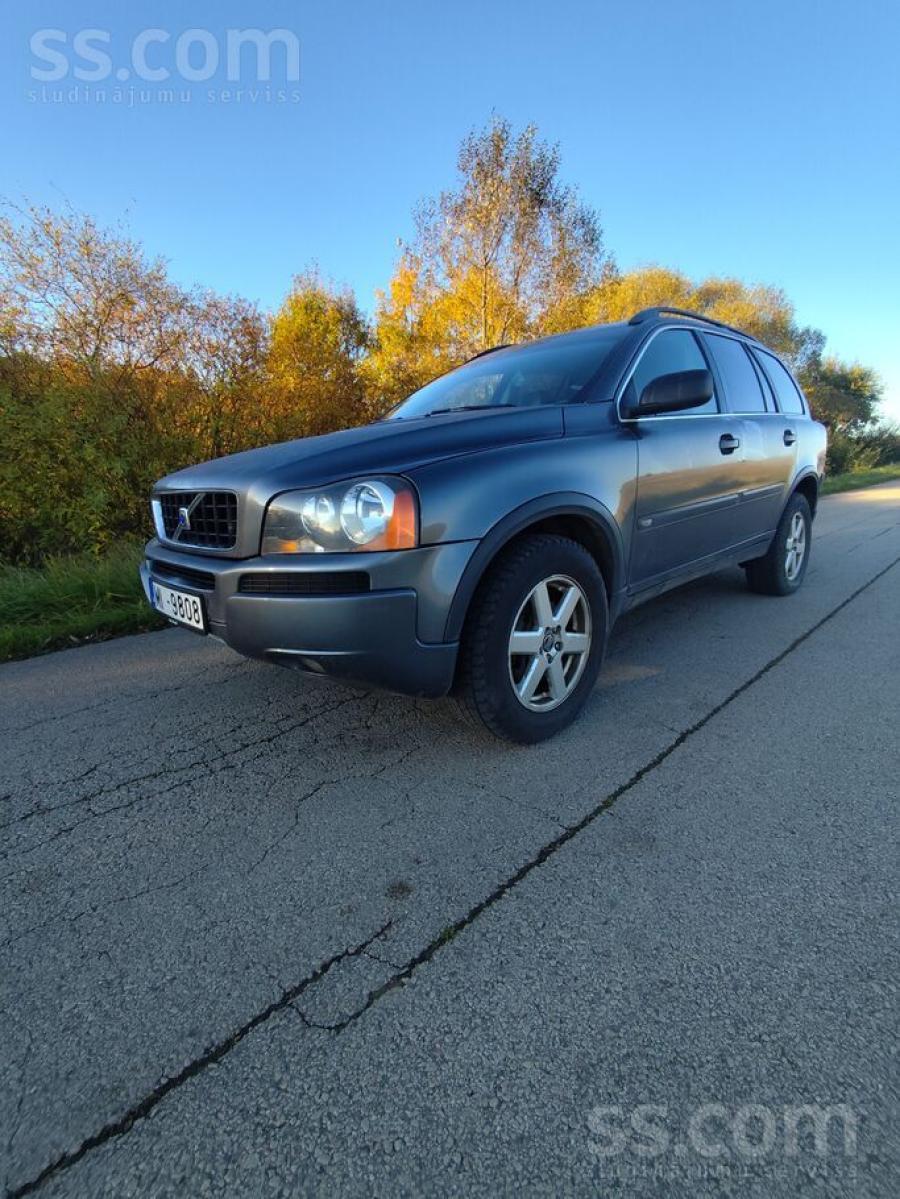 Pelēks Volvo XC90 2005 Rēzekne, ar dzinēja tilpumu 2.40 L un nobraukumu 370 tūkst. km par 3550 €, foto 1 vietnē AUTOMOTO.COM.LV