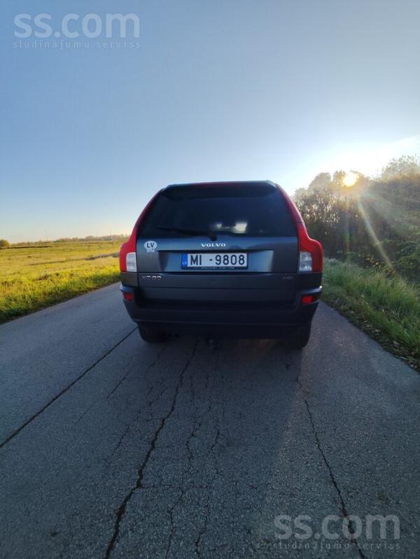 Volvo XC90 2005 Rēzekne vietnē Pelēks Volvo XC90 2005 Rēzekne, ar dzinēja tilpumu 2.40 L un nobraukumu 370 tūkst. km par 3550 €, foto 8 vietnē AUTOMOTO.COM.LV