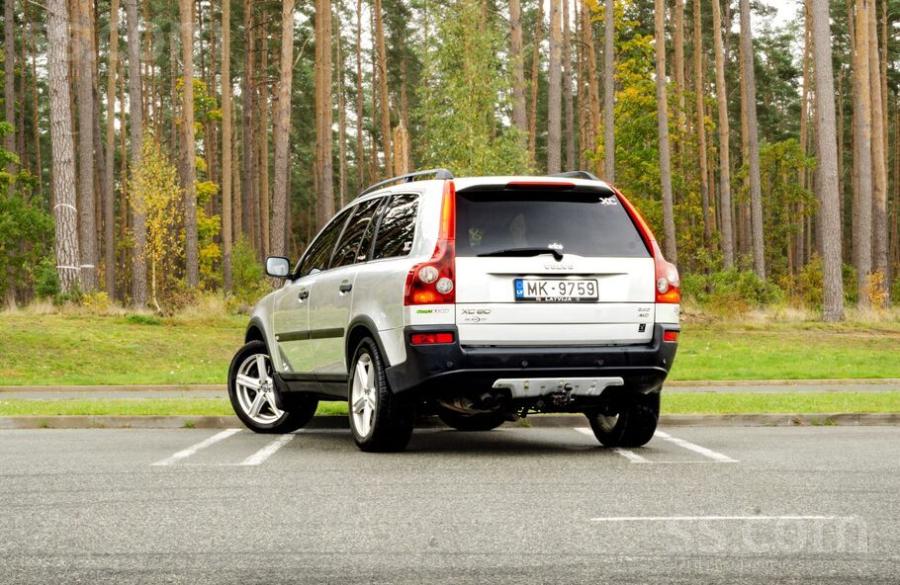 Pelēks Volvo XC90 2005 Rīga, ar dzinēja tilpumu 2.40 L un nobraukumu 374 tūkst. km par 4290 €, foto 9 vietnē AUTOMOTO.COM.LV