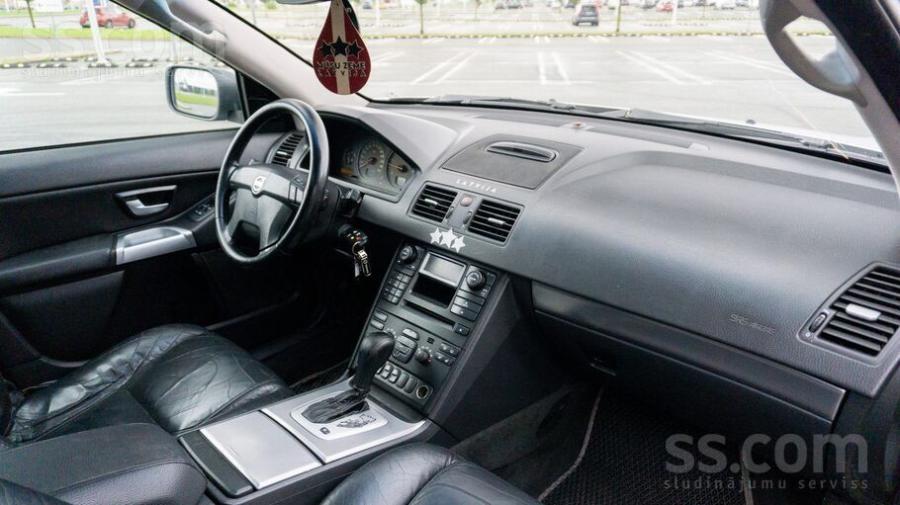 Pelēks Volvo XC90 2005 Rīga, ar dzinēja tilpumu 2.40 L un nobraukumu 374 tūkst. km par 4290 €, foto 12 vietnē AUTOMOTO.COM.LV