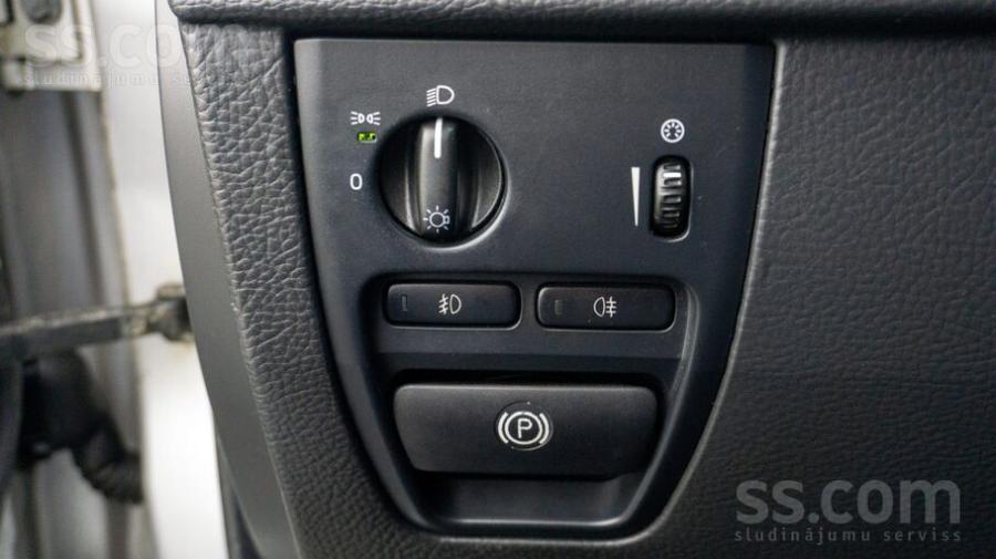 Pelēks Volvo XC90 2005 Rīga, ar dzinēja tilpumu 2.40 L un nobraukumu 374 tūkst. km par 4290 €, foto 23 vietnē AUTOMOTO.COM.LV