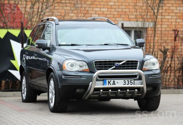 Grey Volvo XC90 2006 in Rezekne, with an engine capacity of 2.40 L and mileage of 340 thousand km for 4000 €, photo 2 on AUTOMOTO.COM.LV