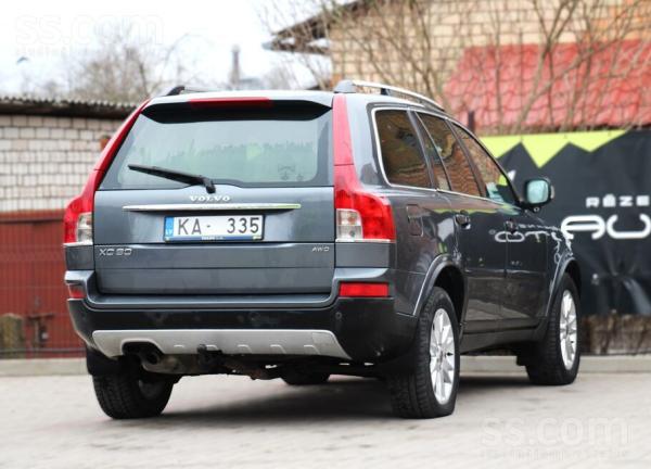 Grey Volvo XC90 2006 in Rezekne, with an engine capacity of 2.40 L and mileage of 340 thousand km for 4000 €, photo 4 on AUTOMOTO.COM.LV