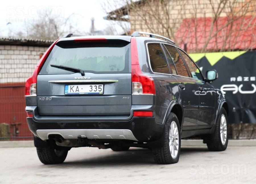Grey Volvo XC90 2006 in Rezekne, with an engine capacity of 2.40 L and mileage of 340 thousand km for 4000 €, photo 4 on AUTOMOTO.COM.LV