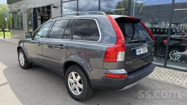 Grey Volvo XC90 2006 in Riga, with an engine capacity of 2.40 L and mileage of 270 thousand km for 5159 €, photo 3 on AUTOMOTO.COM.LV