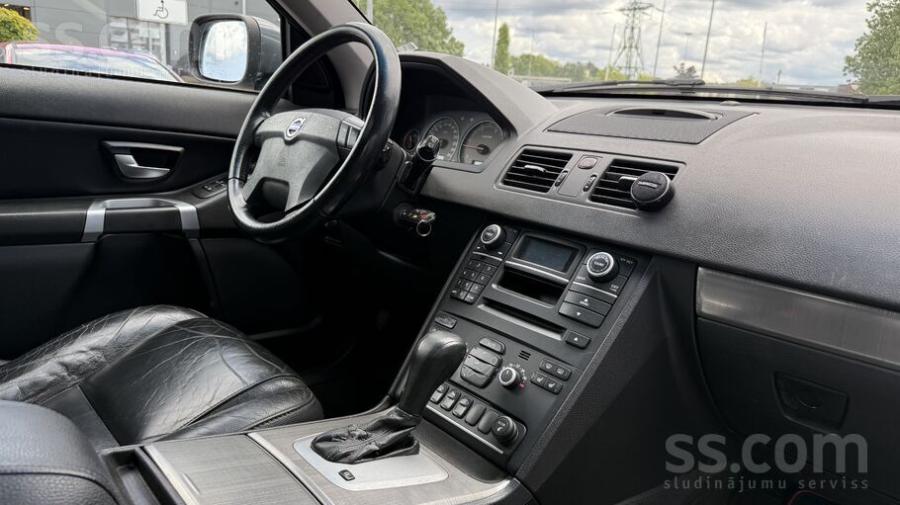 Pelēks Volvo XC90 2006 Rīga, ar dzinēja tilpumu 2.40 L un nobraukumu 270 tūkst. km par 5159 €, foto 15 vietnē AUTOMOTO.COM.LV