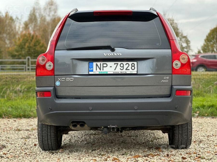 Grey Volvo XC90 2006 in Jelgava, with an engine capacity of 2.40 L and mileage of 0 thousand km for 5200 €, photo 5 on AUTOMOTO.COM.LV