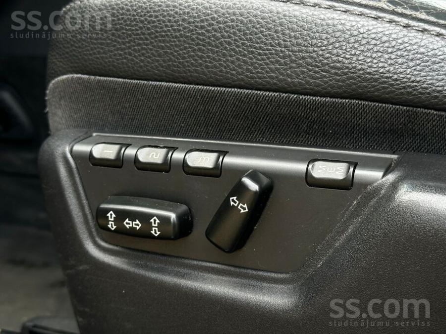 Grey Volvo XC90 2006 in Jelgava, with an engine capacity of 2.40 L and mileage of 0 thousand km for 5200 €, photo 9 on AUTOMOTO.COM.LV
