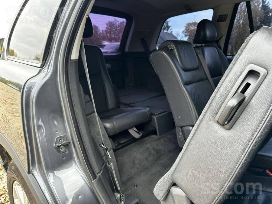 Grey Volvo XC90 2006 in Jelgava, with an engine capacity of 2.40 L and mileage of 0 thousand km for 5200 €, photo 13 on AUTOMOTO.COM.LV