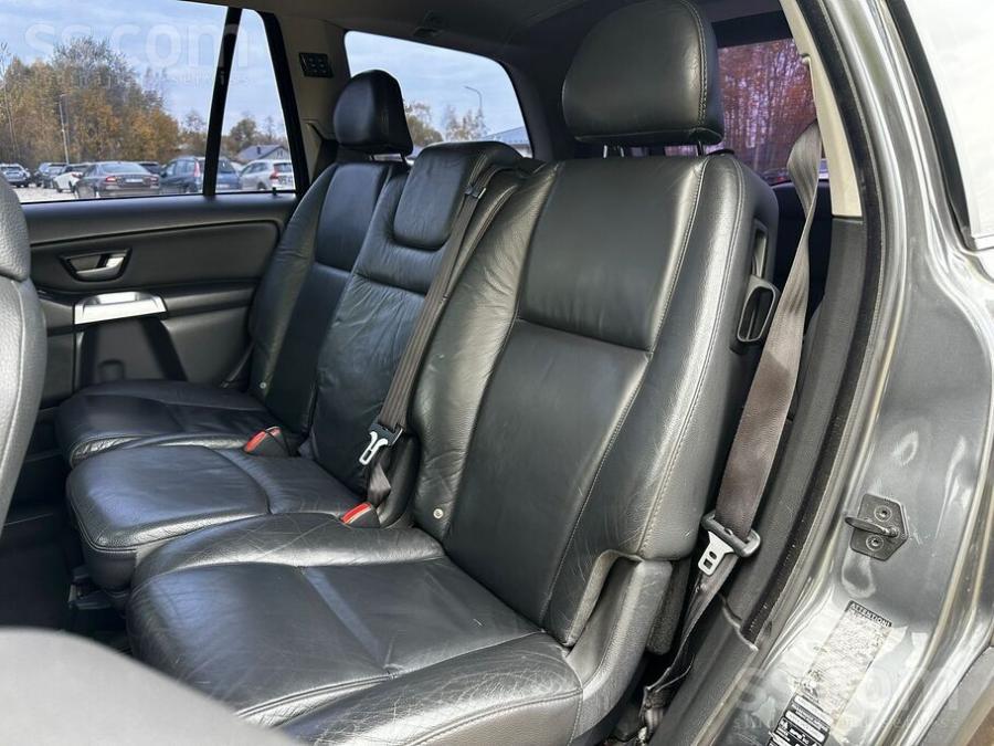 Grey Volvo XC90 2006 in Jelgava, with an engine capacity of 2.40 L and mileage of 0 thousand km for 5200 €, photo 15 on AUTOMOTO.COM.LV