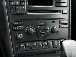 Grey Volvo XC90 2006 in Jelgava, with an engine capacity of 2.40 L and mileage of 0 thousand km for 5200 €, photo 20 on AUTOMOTO.COM.LV
