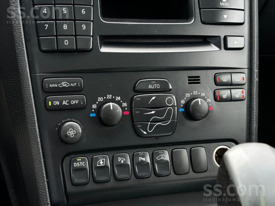 Grey Volvo XC90 2006 in Jelgava, with an engine capacity of 2.40 L and mileage of 0 thousand km for 5200 €, photo 20 on AUTOMOTO.COM.LV