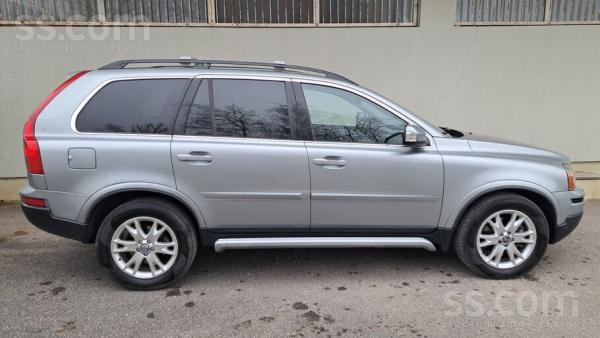 Grey Volvo XC90 2006 in Ogre, with an engine capacity of 2.40 L and mileage of 301 thousand km for 6250 €, photo 6 on AUTOMOTO.COM.LV