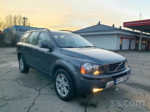 Grey Volvo XC90 2006 in Riga, with an engine capacity of 2.40 L and mileage of 361 thousand km for 3770 €, photo 2 on AUTOMOTO.COM.LV