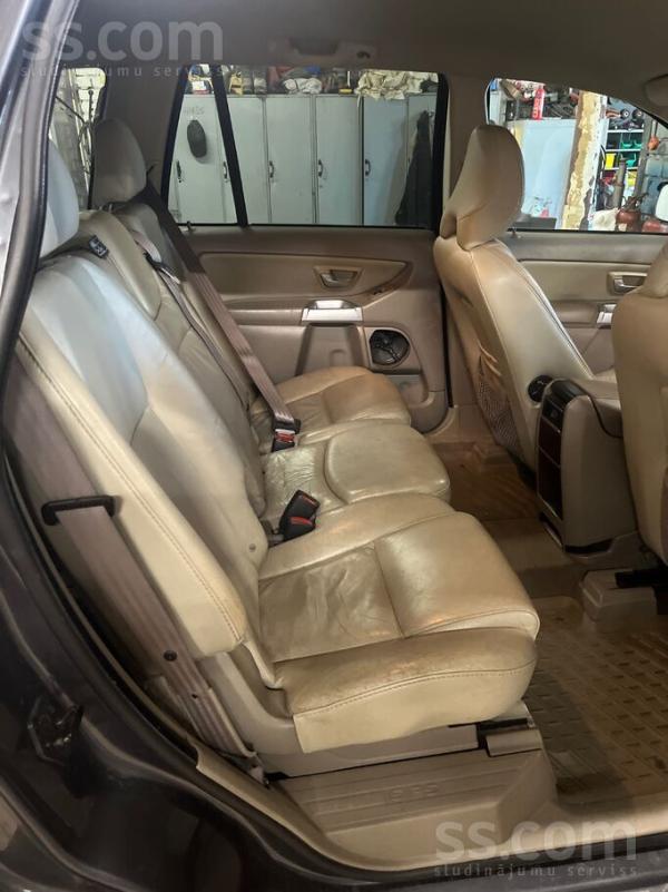 Pelēks Volvo XC90 2006 Aizkraukle, ar dzinēja tilpumu 2.40 L un nobraukumu 367 tūkst. km par 2900 €, foto 6 vietnē AUTOMOTO.COM.LV