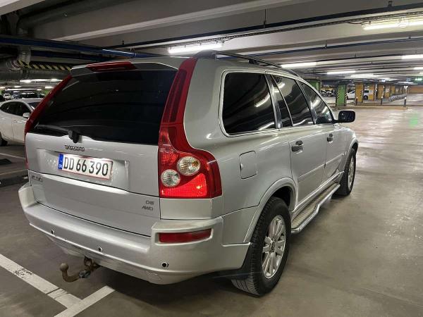 Pelēks Volvo XC90 2006 Viļņa, ar dzinēja tilpumu 2.40 L un nobraukumu 370 tūkst. km par 4699 €, foto 4 vietnē AUTOMOTO.COM.LV
