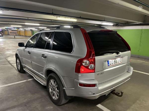 Pelēks Volvo XC90 2006 Viļņa, ar dzinēja tilpumu 2.40 L un nobraukumu 370 tūkst. km par 4699 €, foto 5 vietnē AUTOMOTO.COM.LV