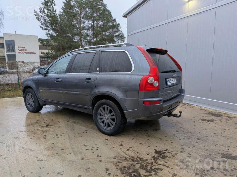 Grey Volvo XC90 2006 in Riga, with an engine capacity of 2.40 L and mileage of 385 thousand km for 3500 €, photo 2 on AUTOMOTO.COM.LV