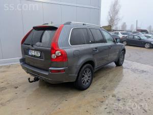 Grey Volvo XC90 2006 in Riga, with an engine capacity of 2.40 L and mileage of 385 thousand km for 3500 €, photo 3 on AUTOMOTO.COM.LV