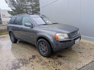 Grey Volvo XC90 2006 in Riga, with an engine capacity of 2.40 L and mileage of 385 thousand km for 3500 €, photo 4 on AUTOMOTO.COM.LV