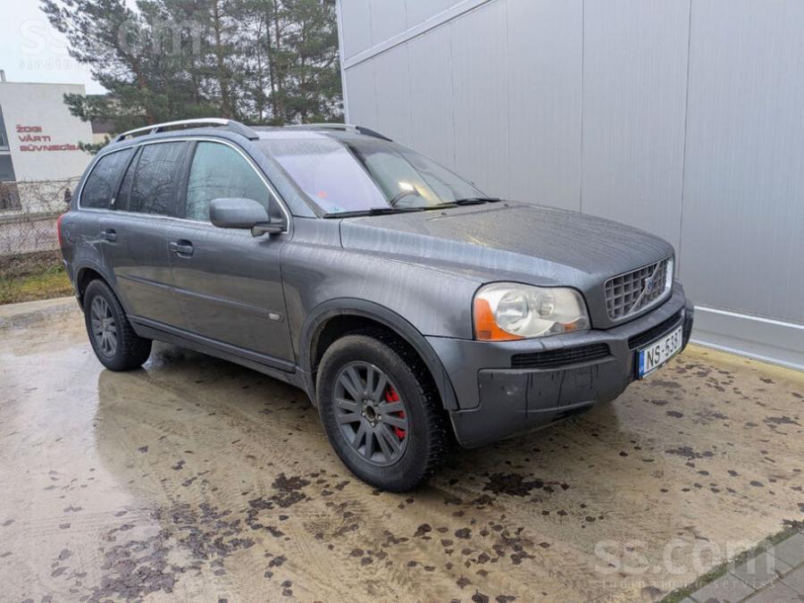 Grey Volvo XC90 2006 in Riga, with an engine capacity of 2.40 L and mileage of 385 thousand km for 3500 €, photo 4 on AUTOMOTO.COM.LV