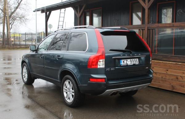 Grey Volvo XC90 2006 in Riga, with an engine capacity of 2.40 L and mileage of 0 thousand km for 5450 €, photo 4 on AUTOMOTO.COM.LV