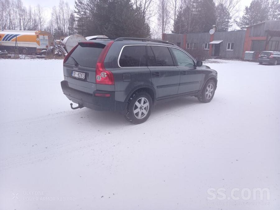 Grey Volvo XC90 2006 in Riga, with an engine capacity of 2.40 L and mileage of 0 thousand km for 3450 €, photo 8 on AUTOMOTO.COM.LV